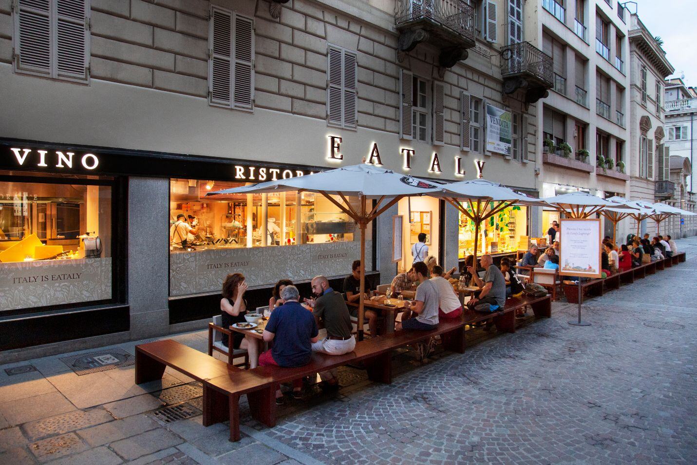 FOOD HALLS – A BRIEF HISTORY