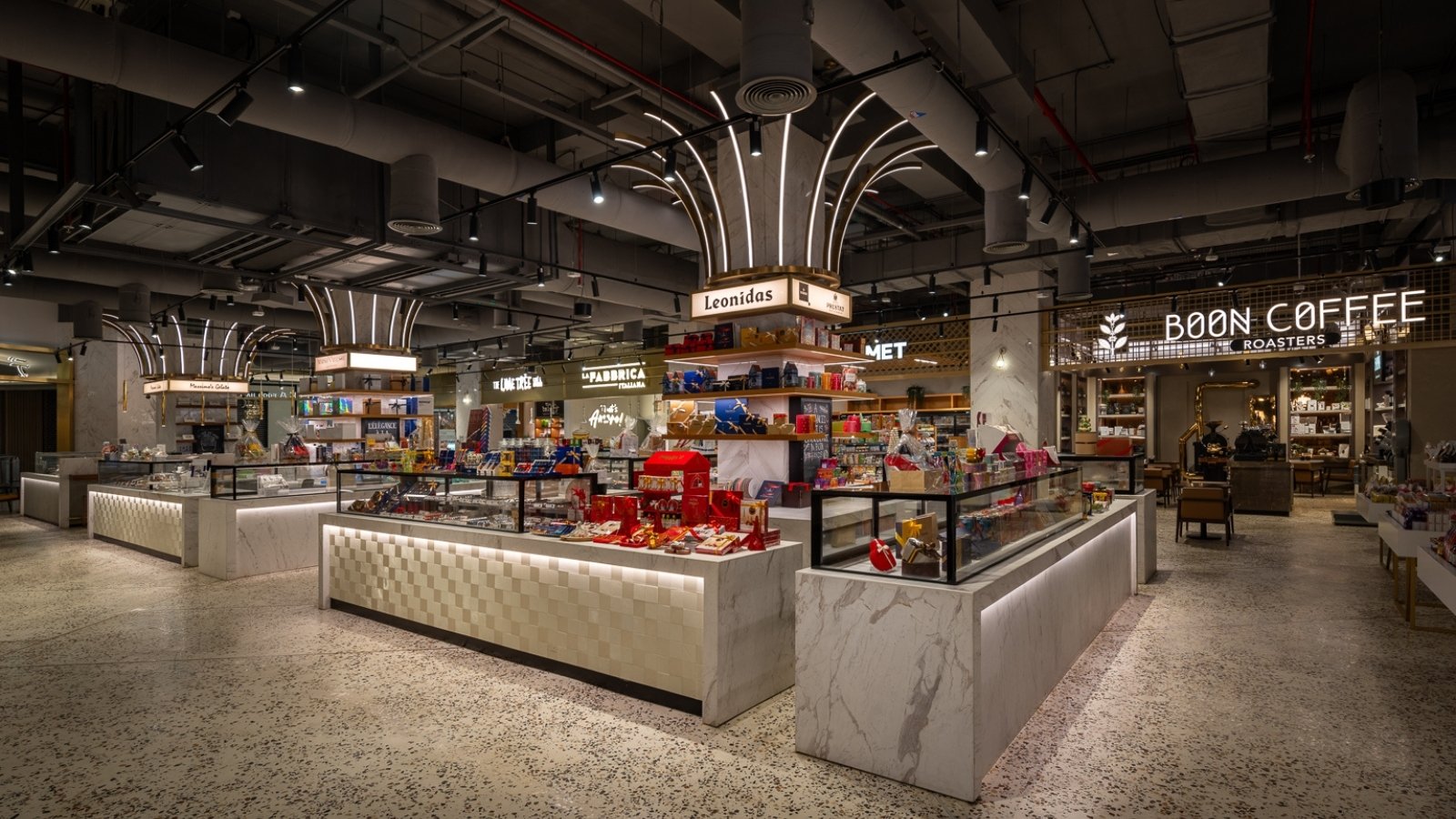 Food Halls vs Food Courts: Understanding the Future of Communal Dining